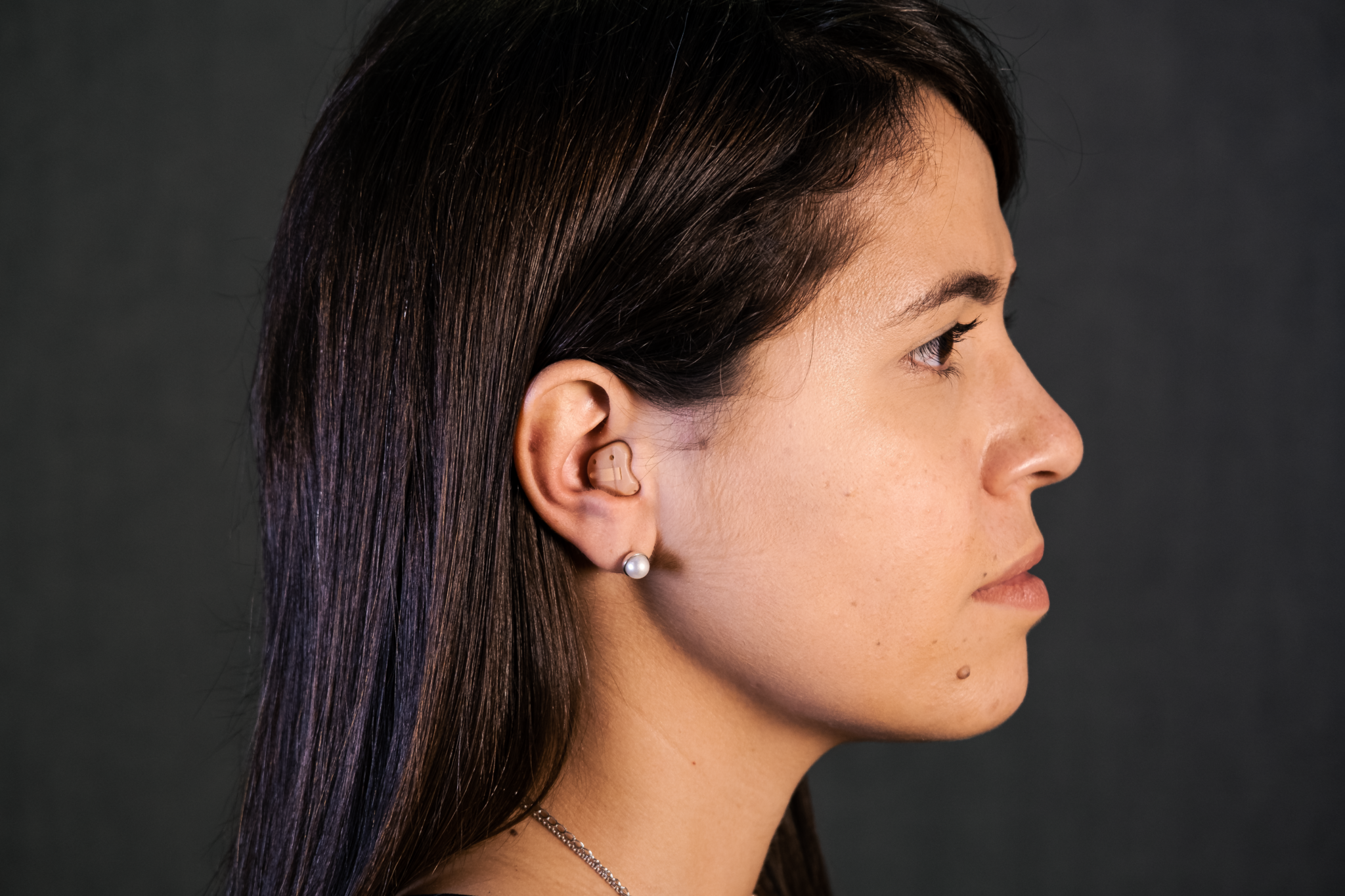 Invisible hearing aids (IIC) - Discreet, Comfortable Hearing Aids